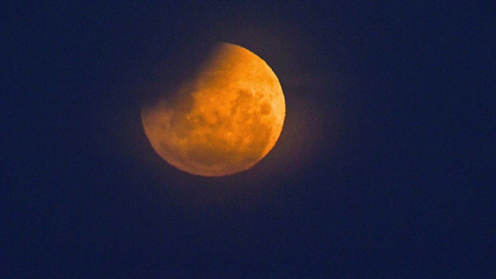 Moonlander Captures Solar Eclipse Images - Hot Recent News